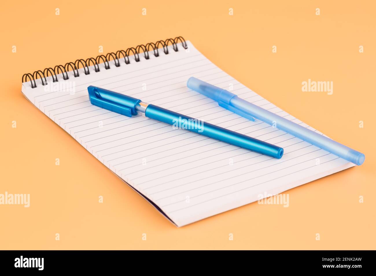 Notepad and pens hi-res stock photography and images - Alamy