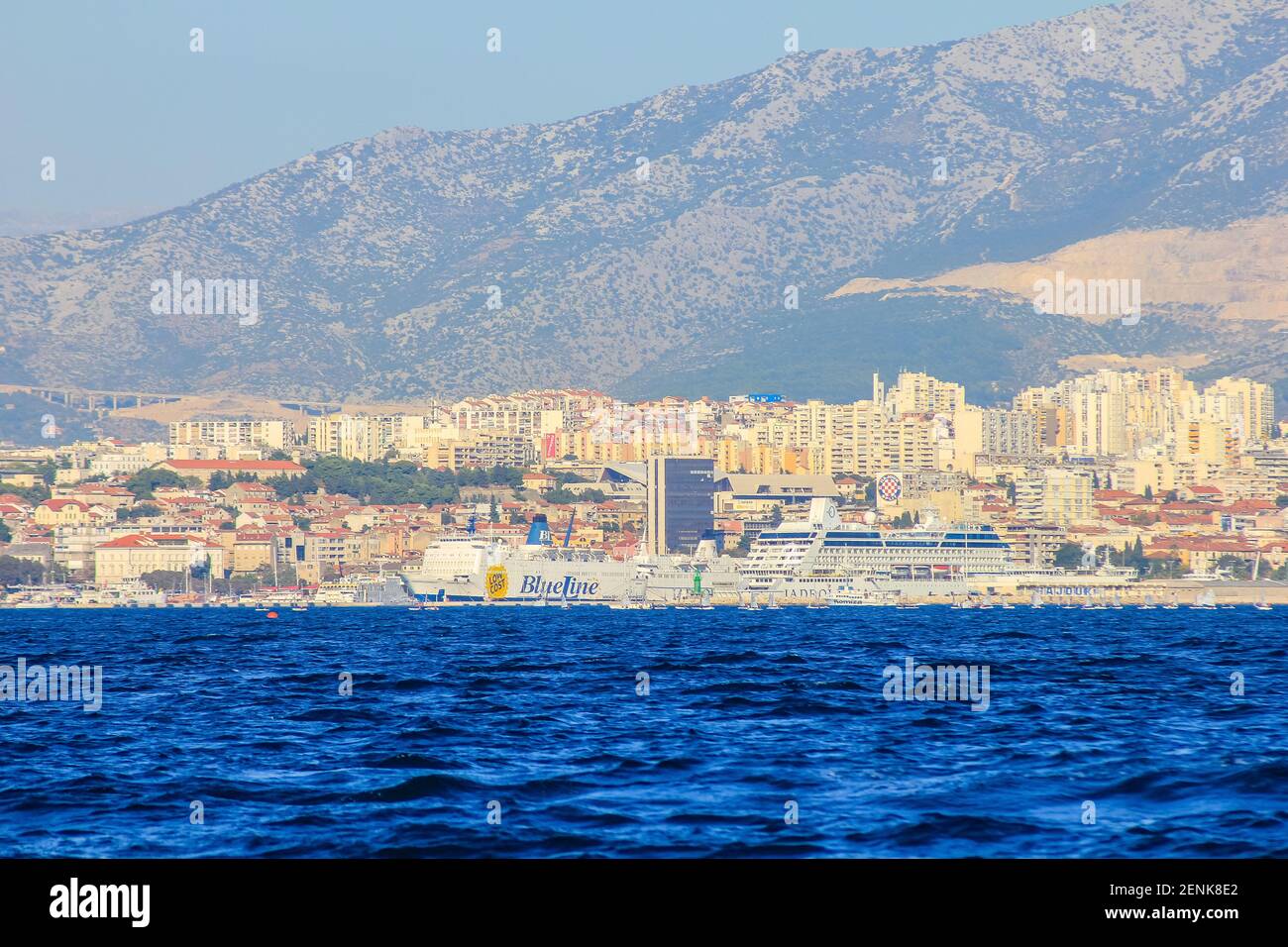 January scenery scene sunny hi-res stock photography and images - Alamy