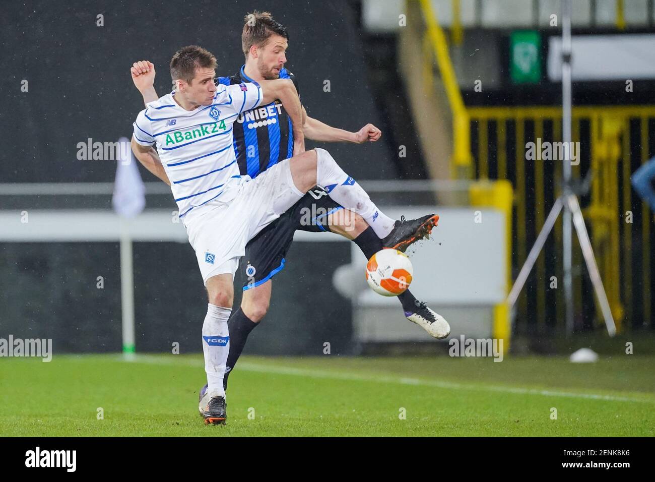 BRUGGE, BELGIUM - FEBRUARY 25: Brandon Mechele of Club Brugge and Artem ...