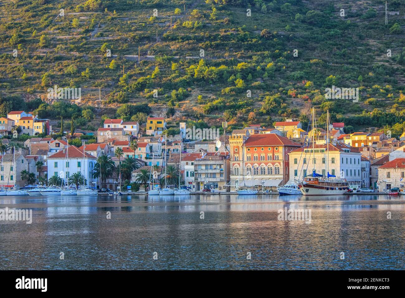 Harbor vis island hi-res stock photography and images - Alamy