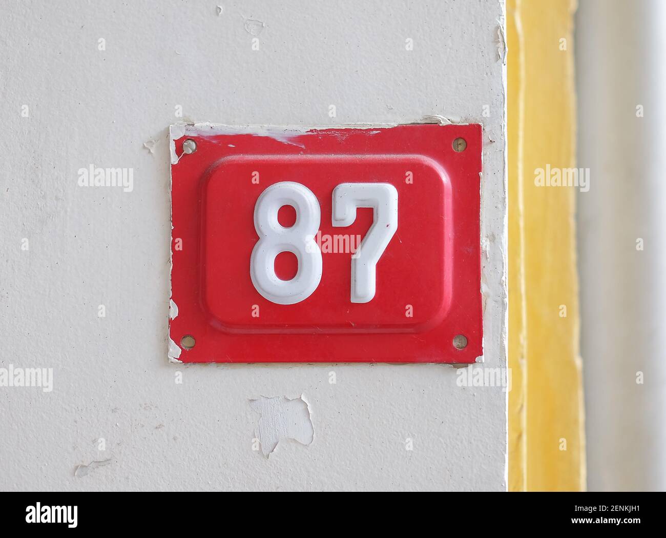 House number 87 painted sign hi-res stock photography and images - Alamy