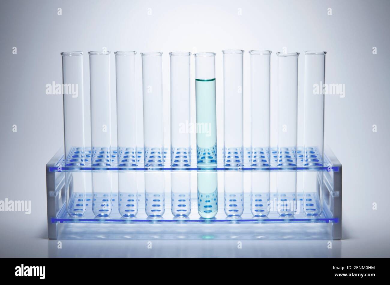 Test tube holder hi-res stock photography and images - Alamy