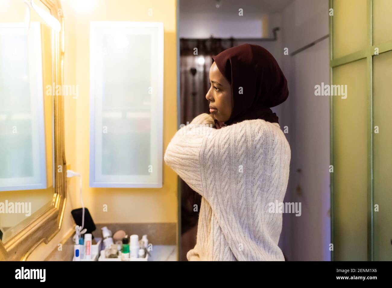 Woman getting ready at home hi-res stock photography and images - Alamy