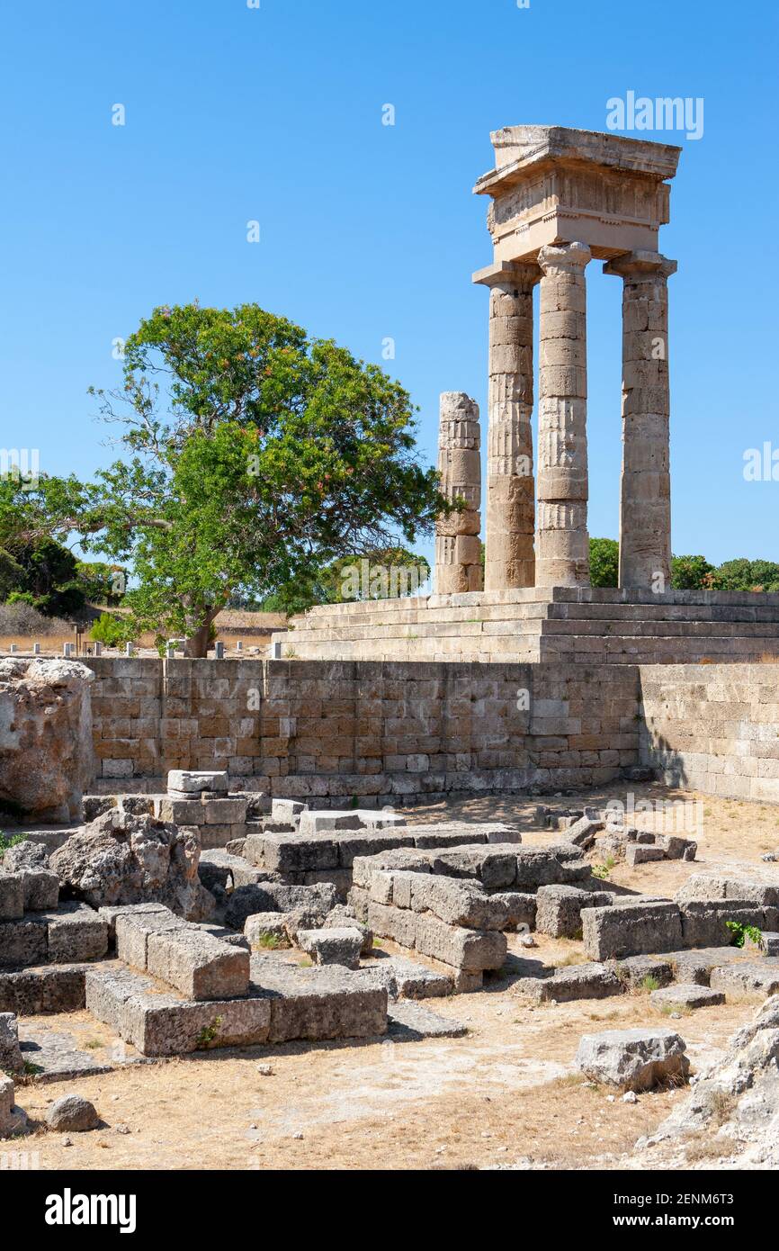 Ancient greek temple pythian apollo hi-res stock photography and images - Alamy