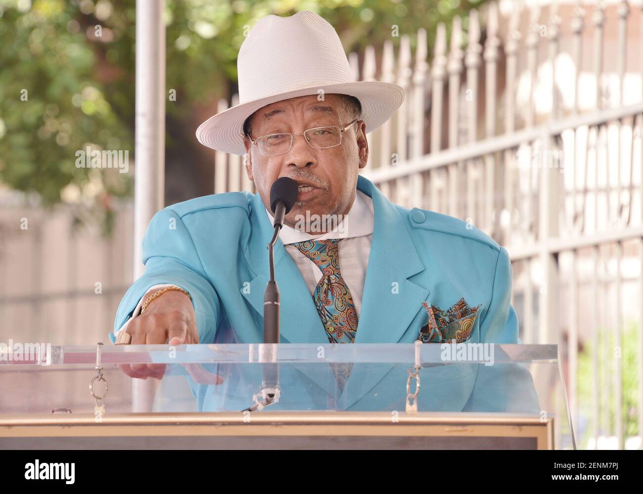 Marshall Thompson of The Chi-Lites speaking at the Jackie Wilson ...