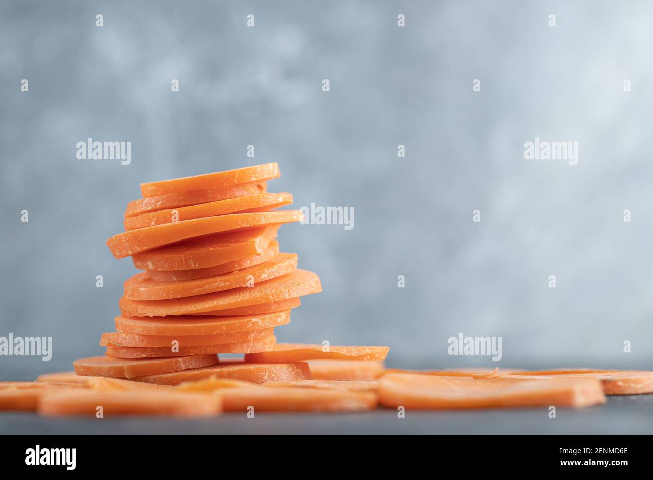 Close up photo of stack of carrot slices Stock Photo - Alamy