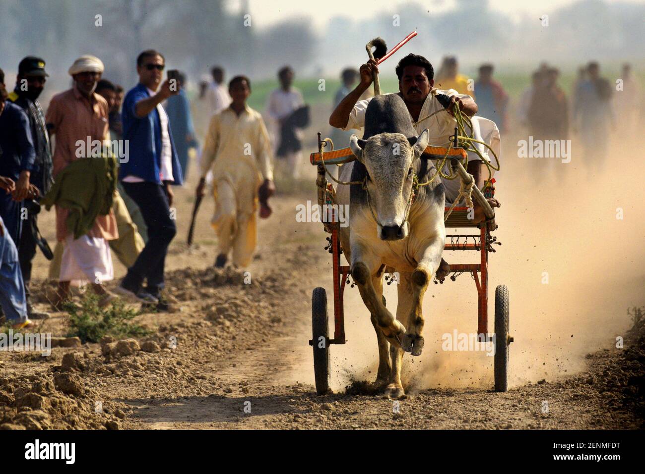 Guides different hi-res stock photography and images - Alamy