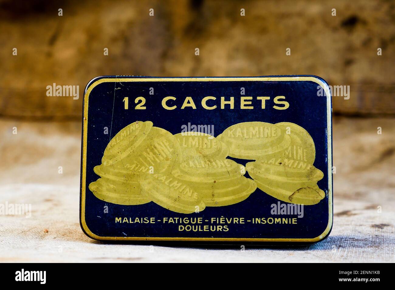 Vintage medical box hi-res stock photography and images - Alamy