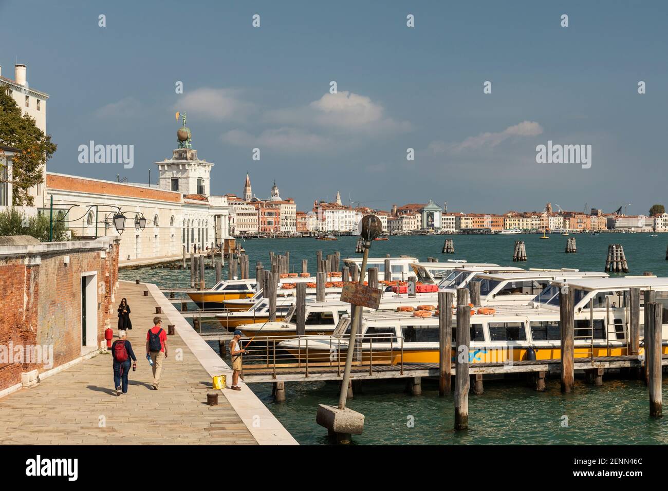 Zattere promenade, Dorsoduro, Venice, Italy Stock Photo - Alamy