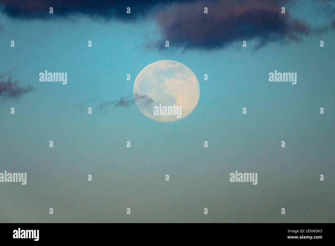 Live news pollution hi-res stock photography and images - Alamy