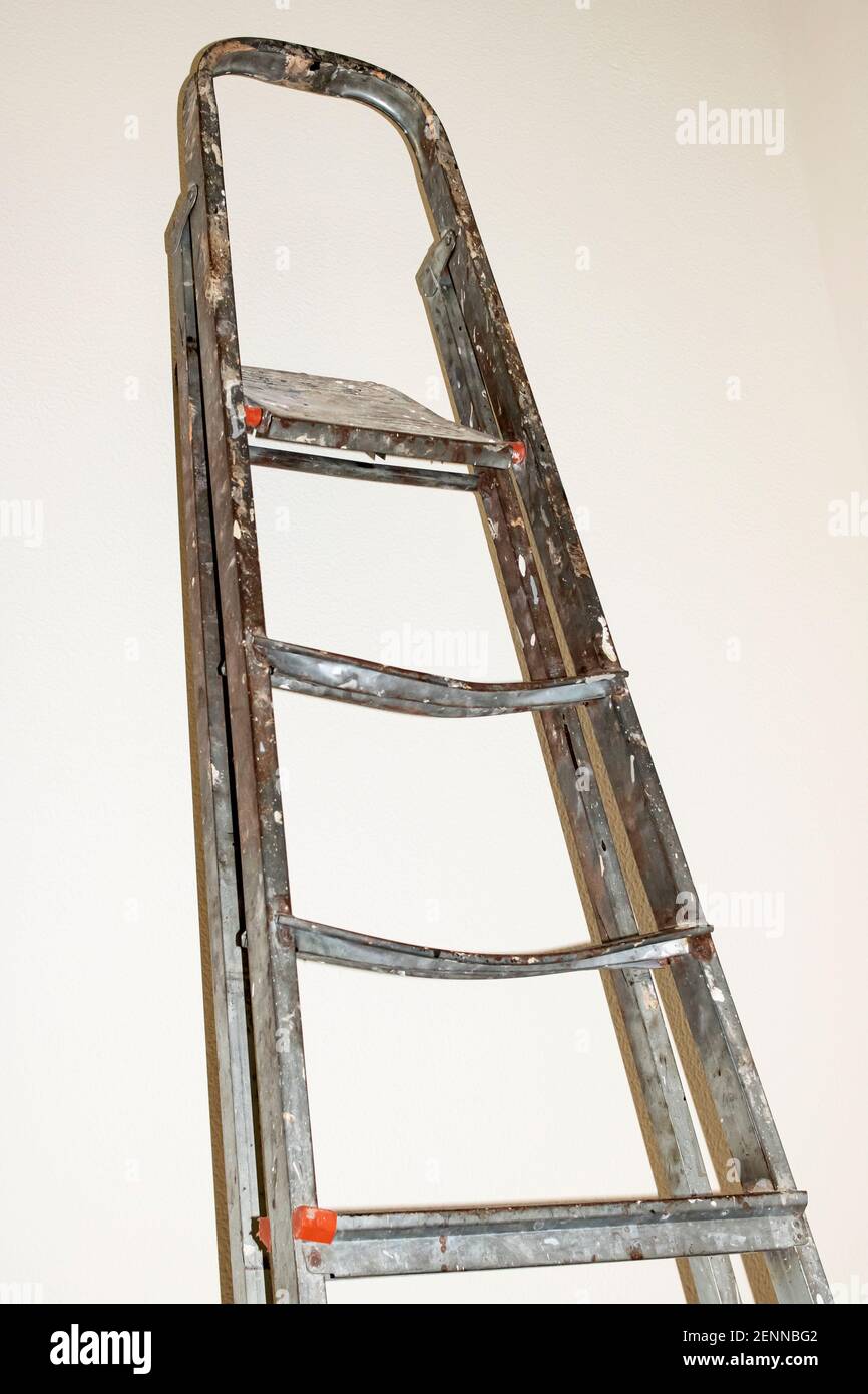 Metal ladder against wall hi-res stock photography and images - Alamy