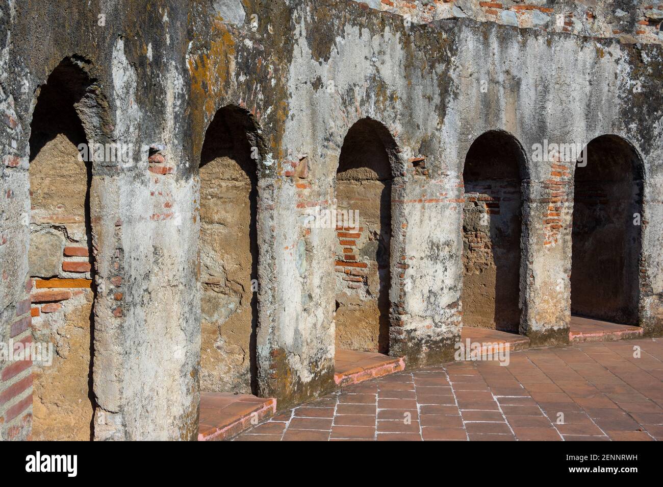 The Iglesia y Convento de las Capuchinas ruins of Antigua, Guatemala ...