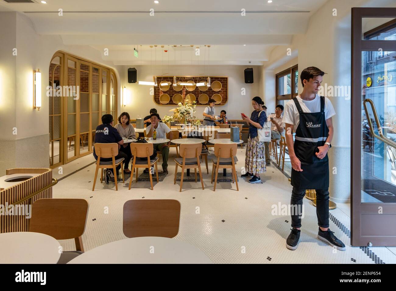 Consumers flock to the first Bakery of Bright Dairy and Food Co., Ltd ...