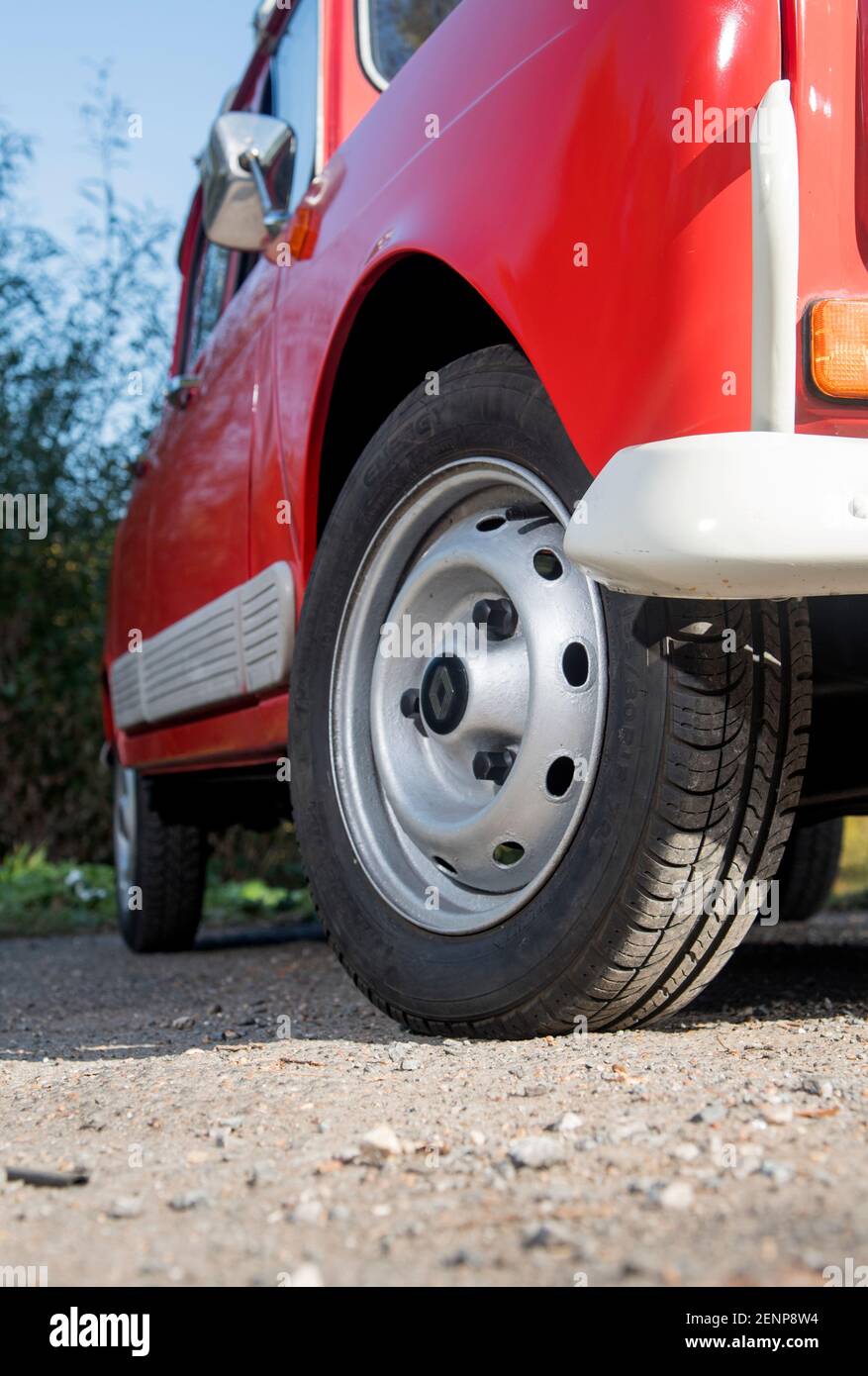 1984 Renault 4 GTL French small car Stock Photo - Alamy
