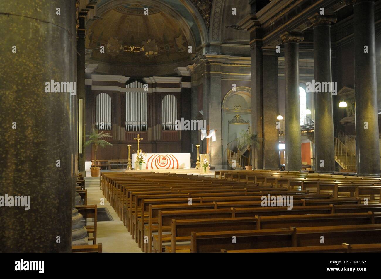 Interior of Eglise Saint Pothin with the alter and organ Stock Photo ...