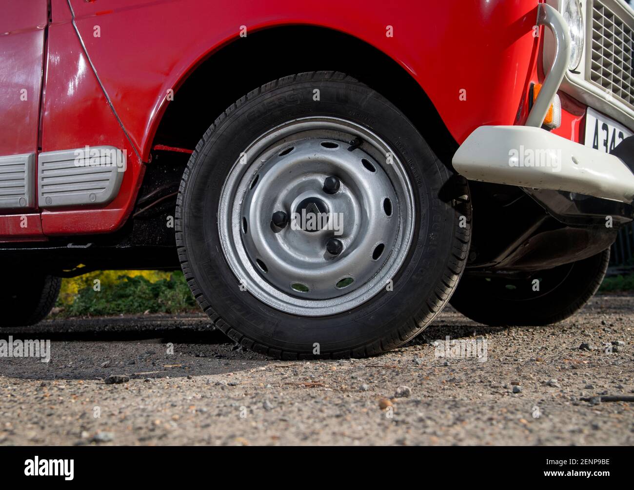 1984 Renault 4 GTL French small car Stock Photo - Alamy