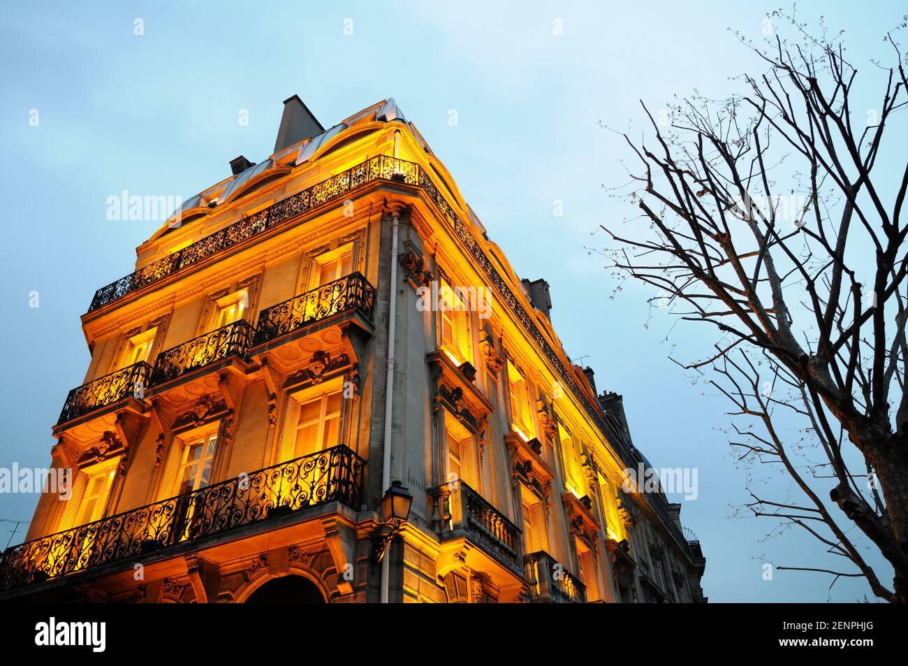 Paris latin quarter night hi-res stock photography and images - Alamy