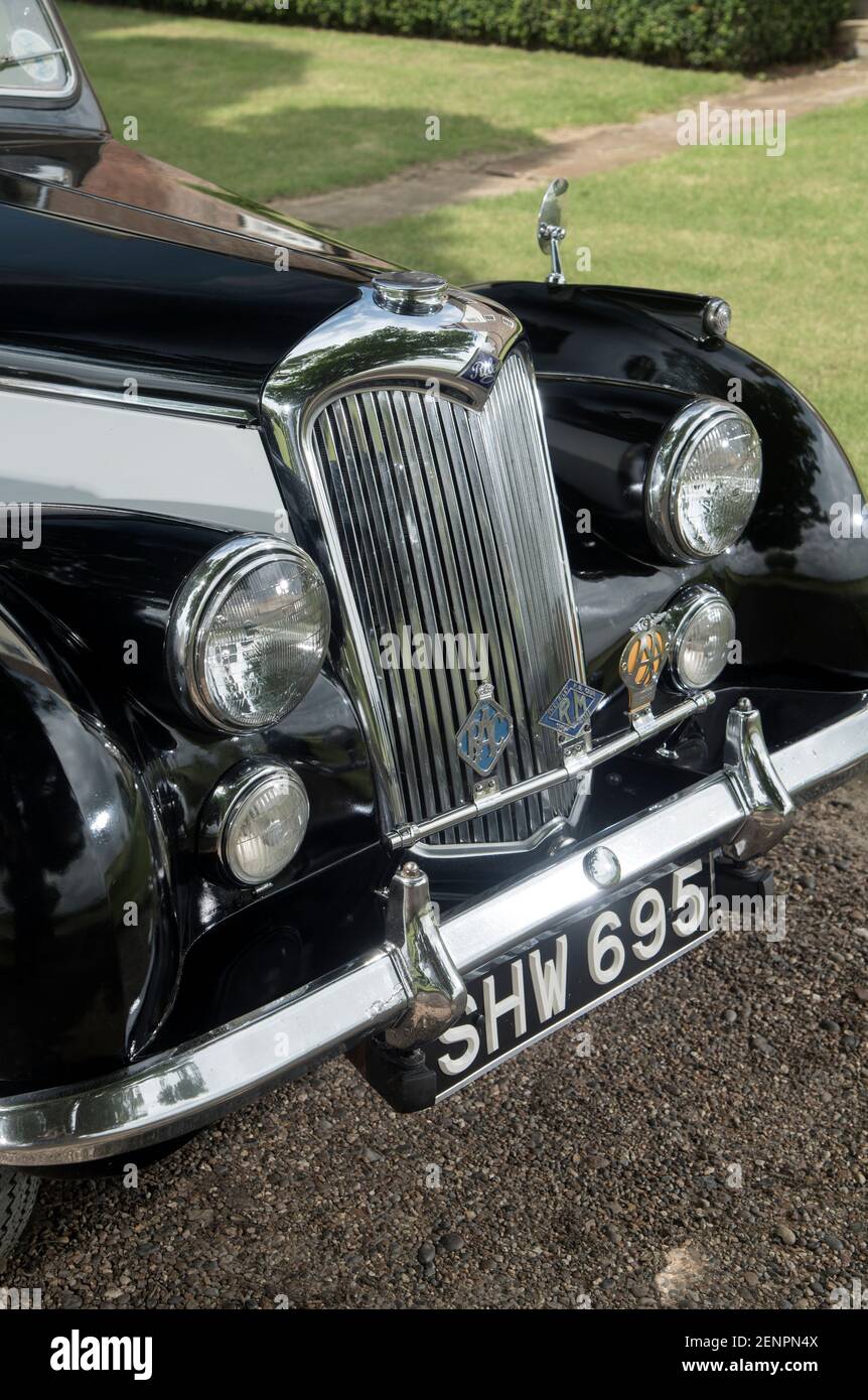 Riley logo badge classic car hi-res stock photography and images - Alamy