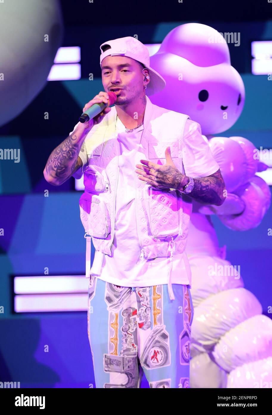 MIAMI, FL - SEPTEMBER 14: J Balvin performs during his "ARCOIRIS" tour ...