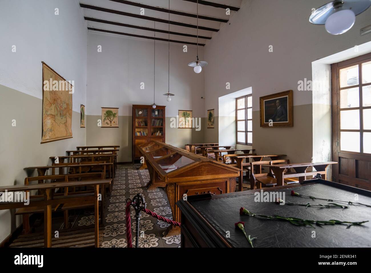 Old style classroom hi-res stock photography and images - Alamy