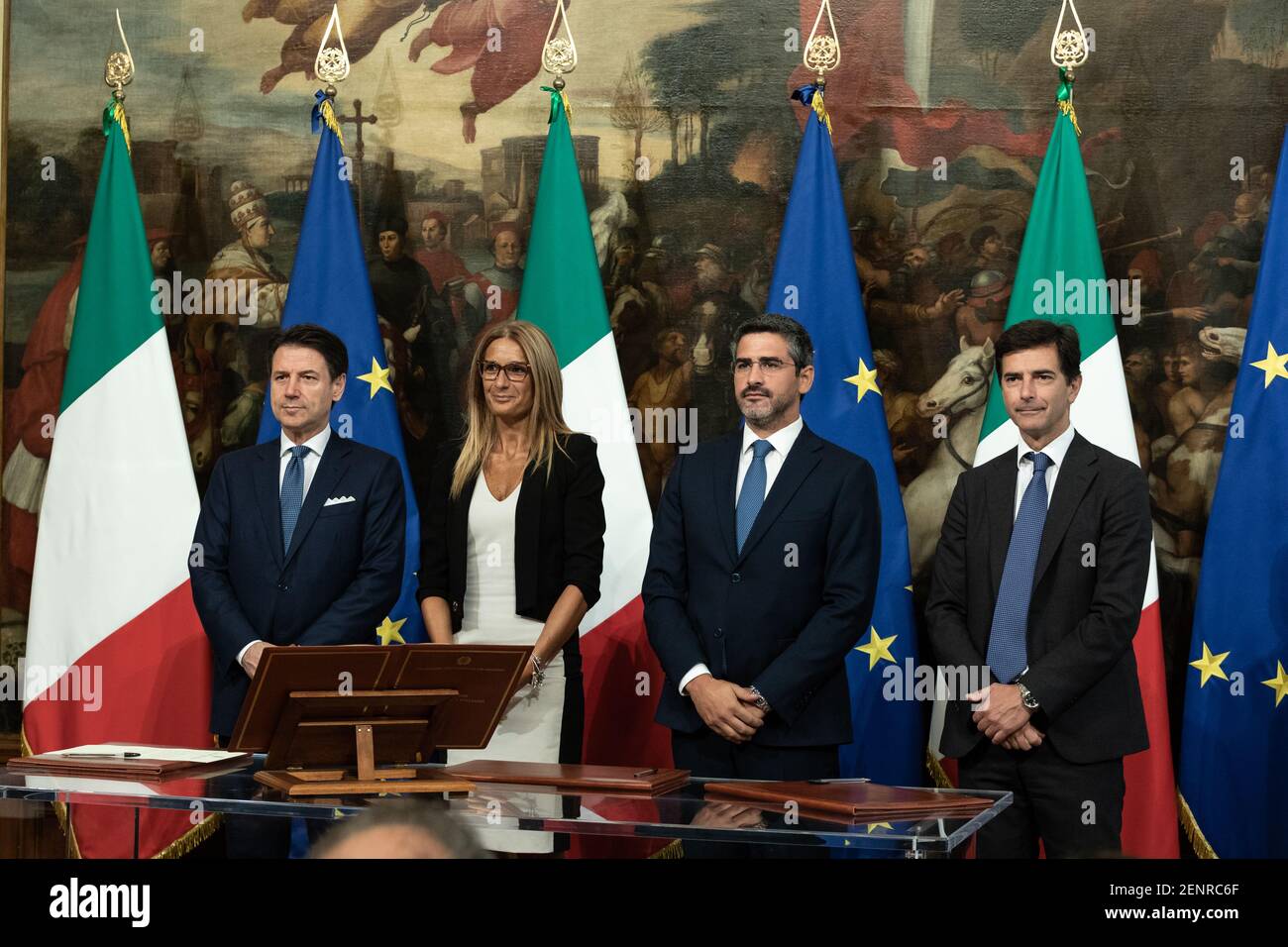 Prime Minister Giuseppe Conte (L), Simona Flavia Malpezzi, Riccardo ...