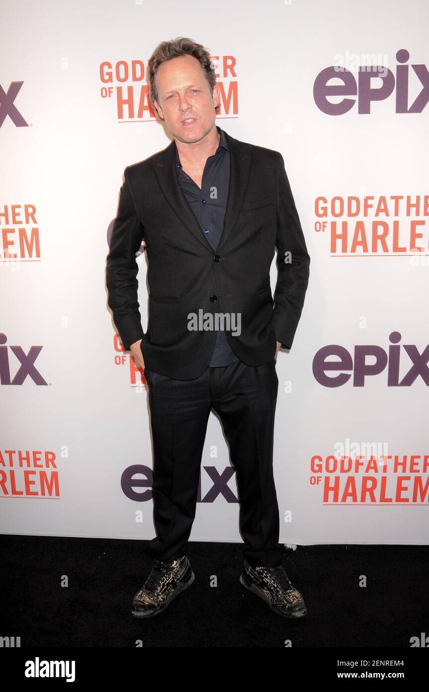 Dean Winters attends the Godfather of Harlem screening at the Apollo ...