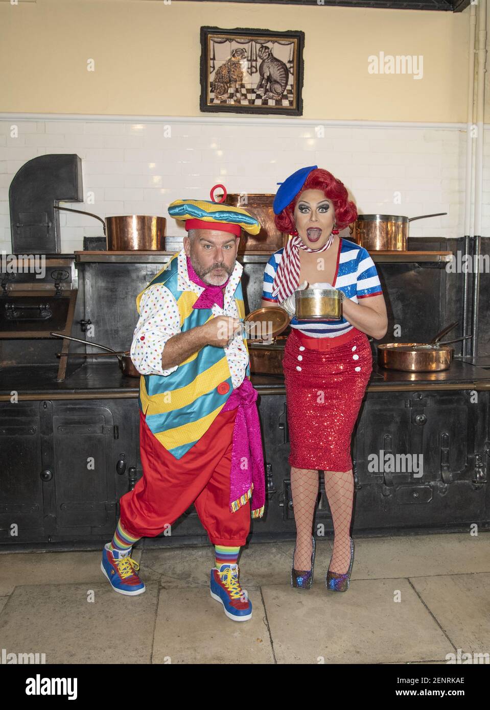 Andy Collins (Louis Pot et Pan) and La Voix (Polly Pot et Pan) attend ...