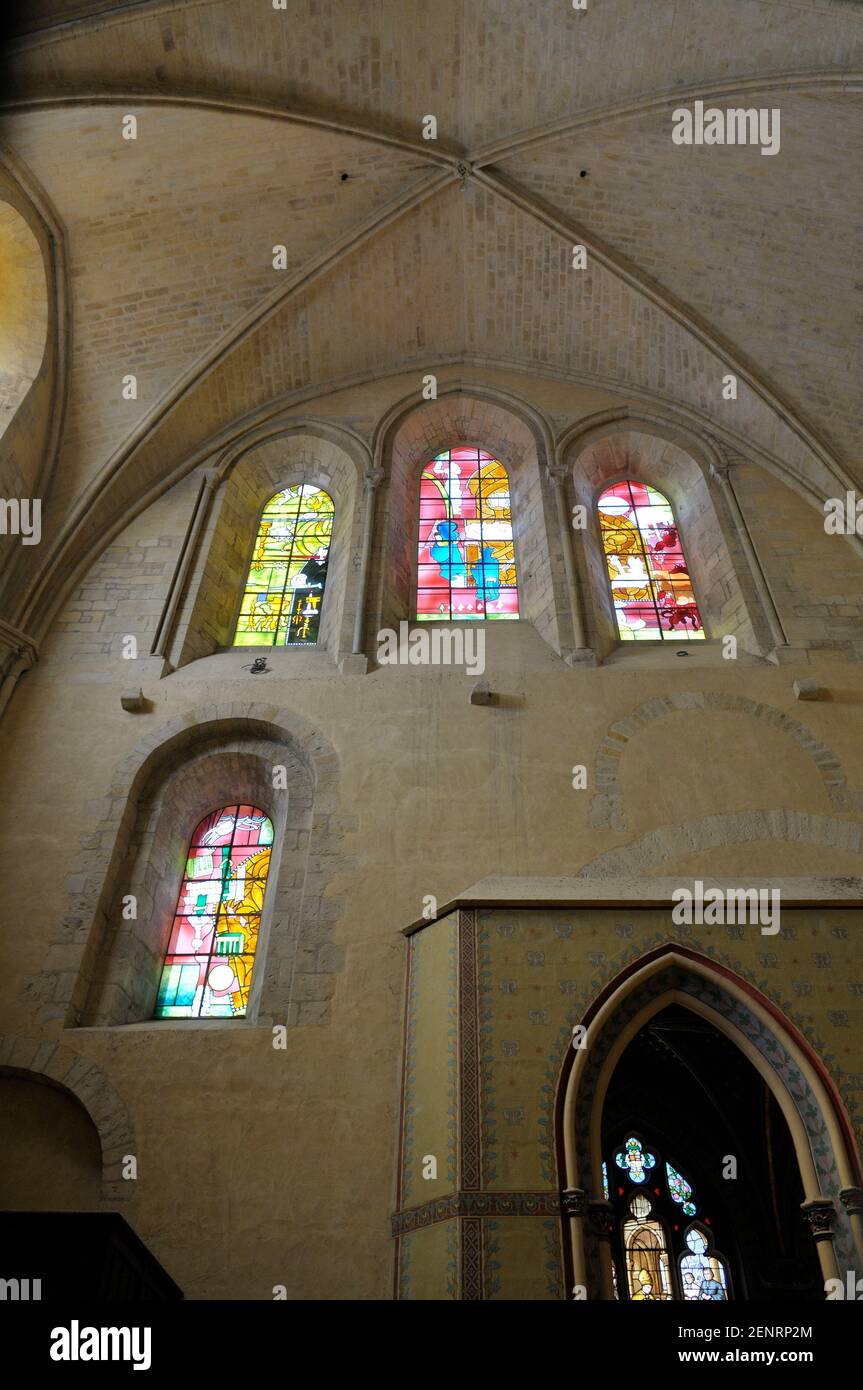 Modern stained glass windows, Nevers Cathedral (Cathédrale Saint-Cyr-et ...