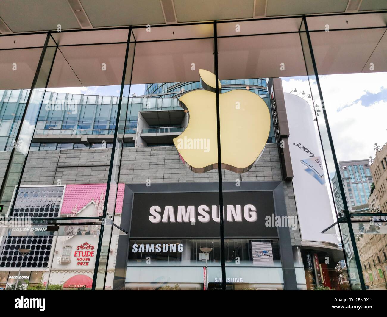 Outside view of the new Samsung experience store, in front of an Apple ...