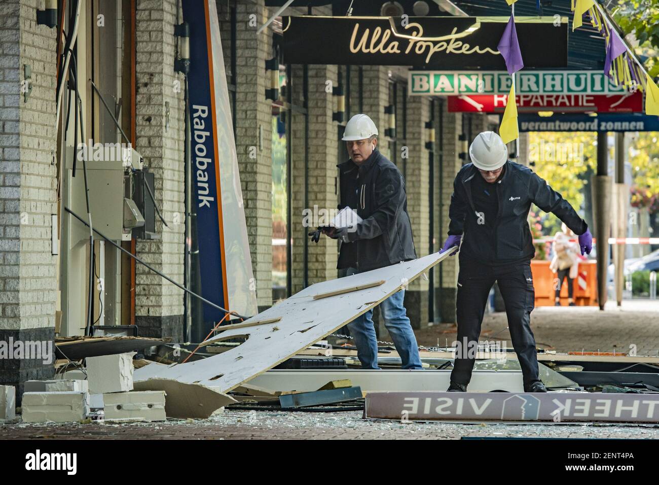 UTRECHT, 20-09-2019, Heavy explosion at a bank tomorrow at a shopping ...