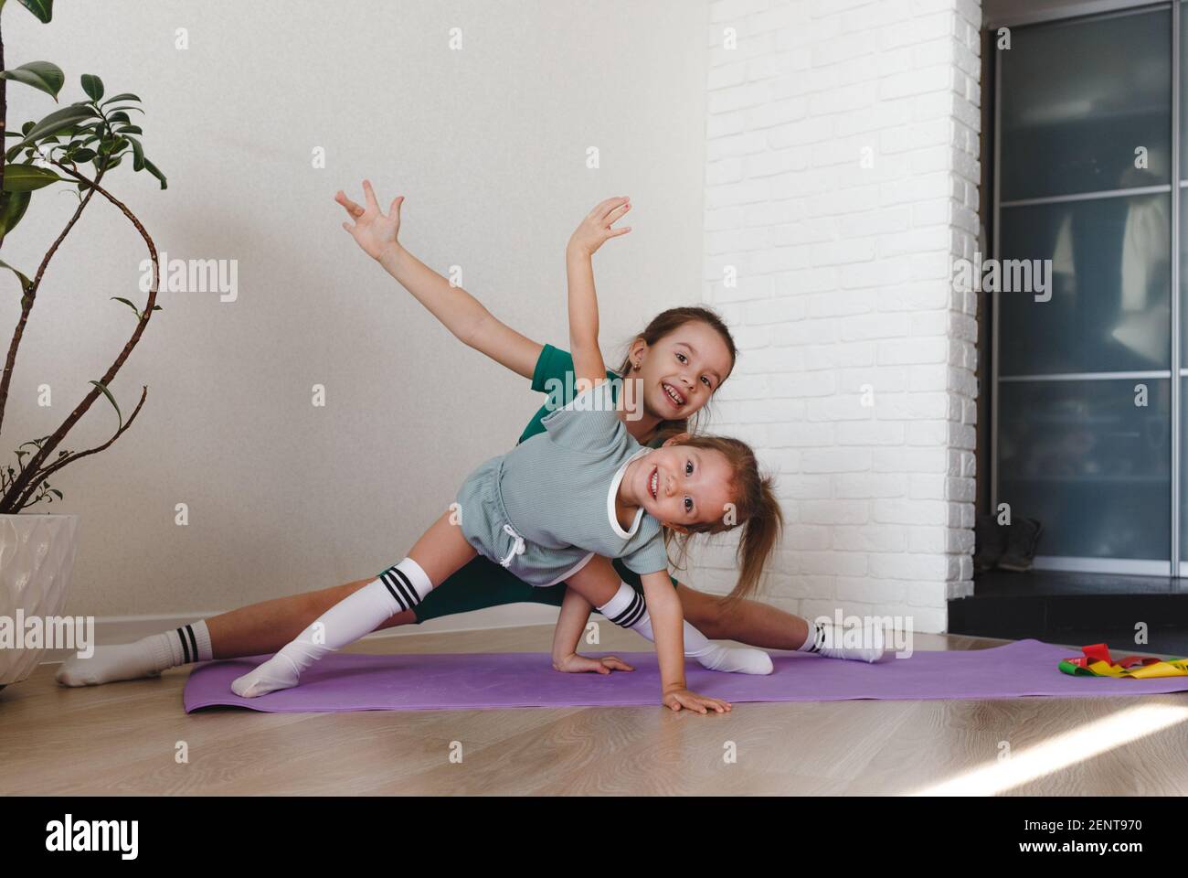 Home fitness girls gymnastics home hi-res stock photography and images ...