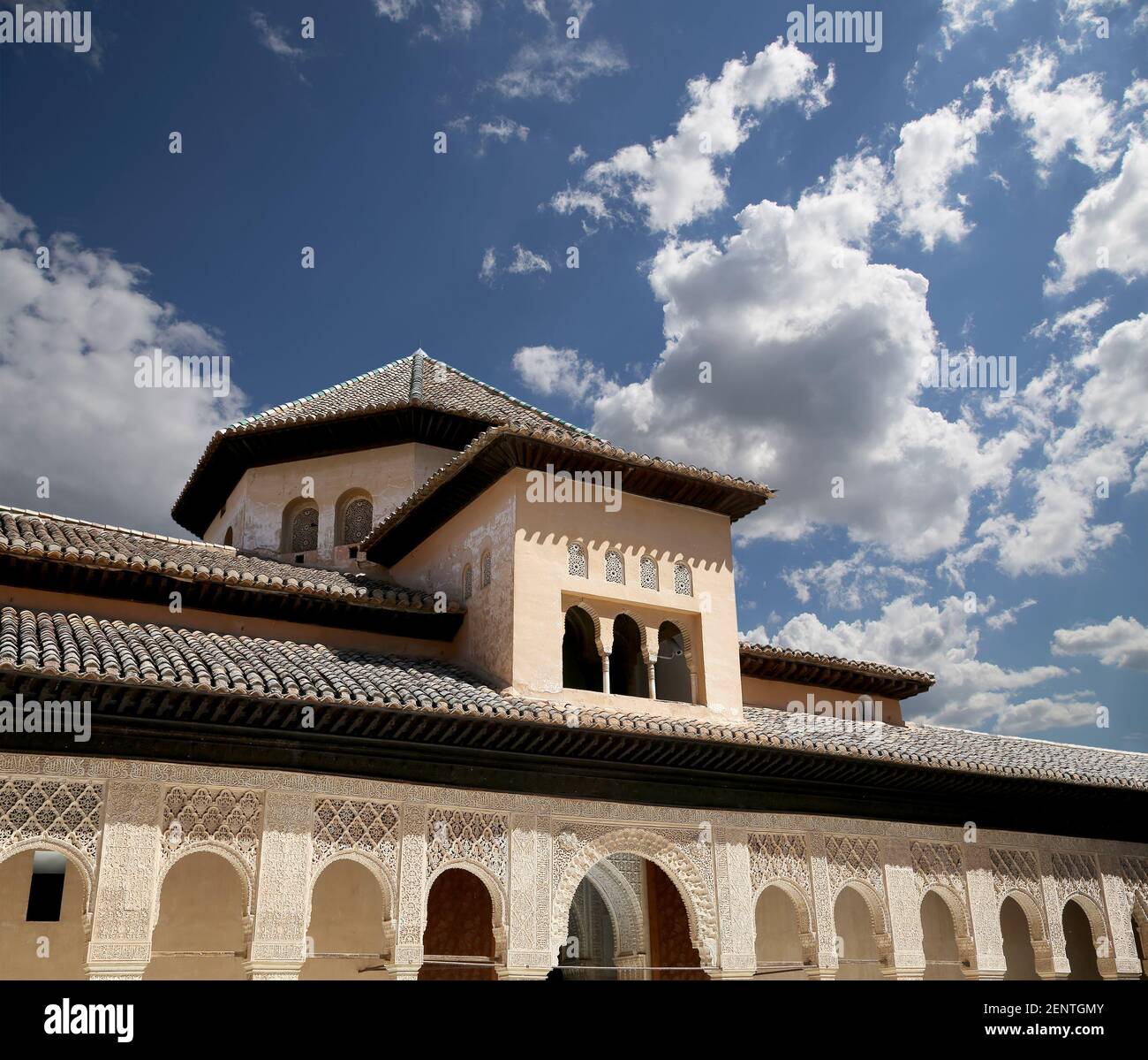 Alhambra Palace - medieval moorish castle in Granada, Andalusia, Spain ...