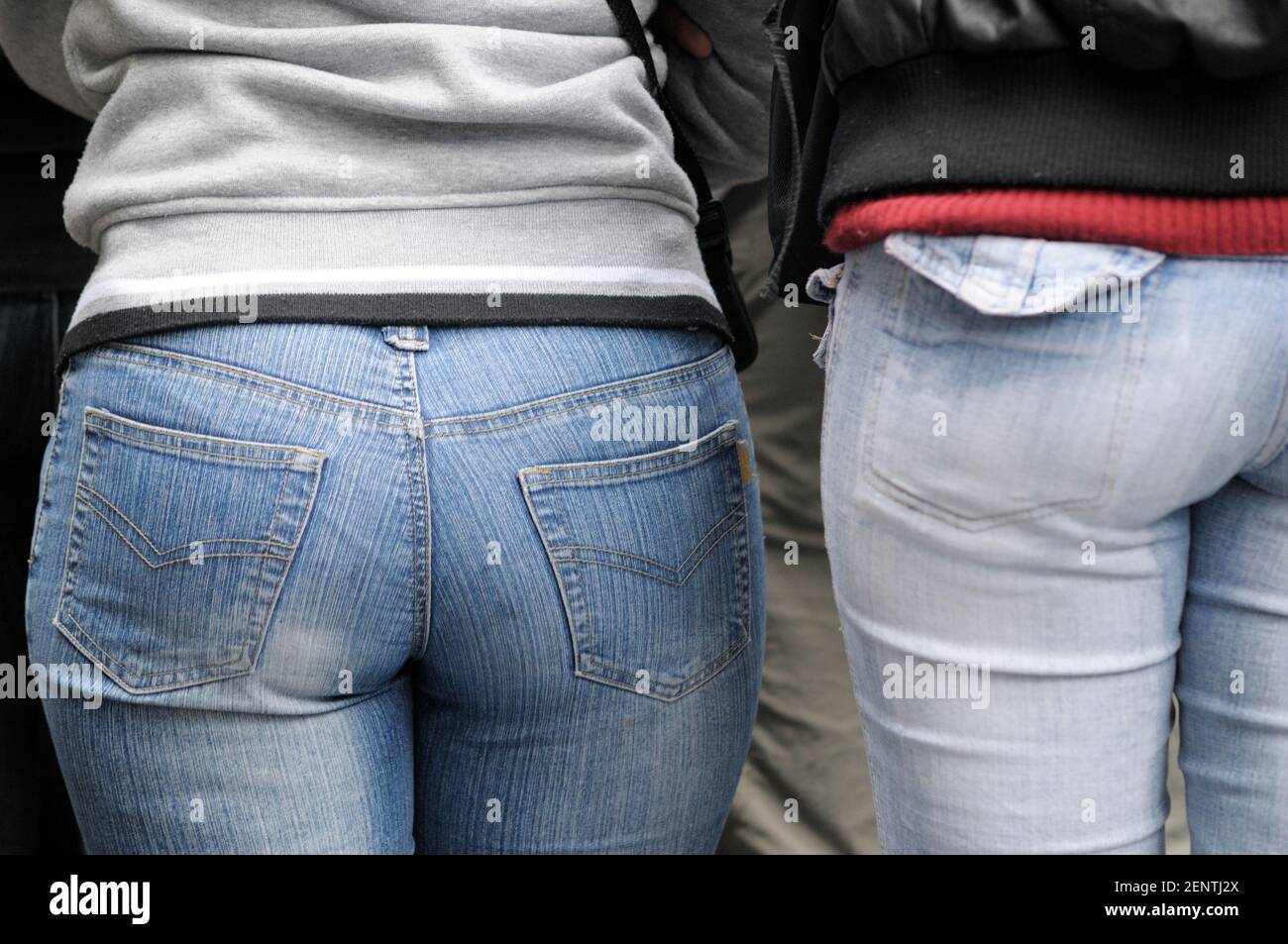 Derriere paris hi-res stock photography and images - Alamy