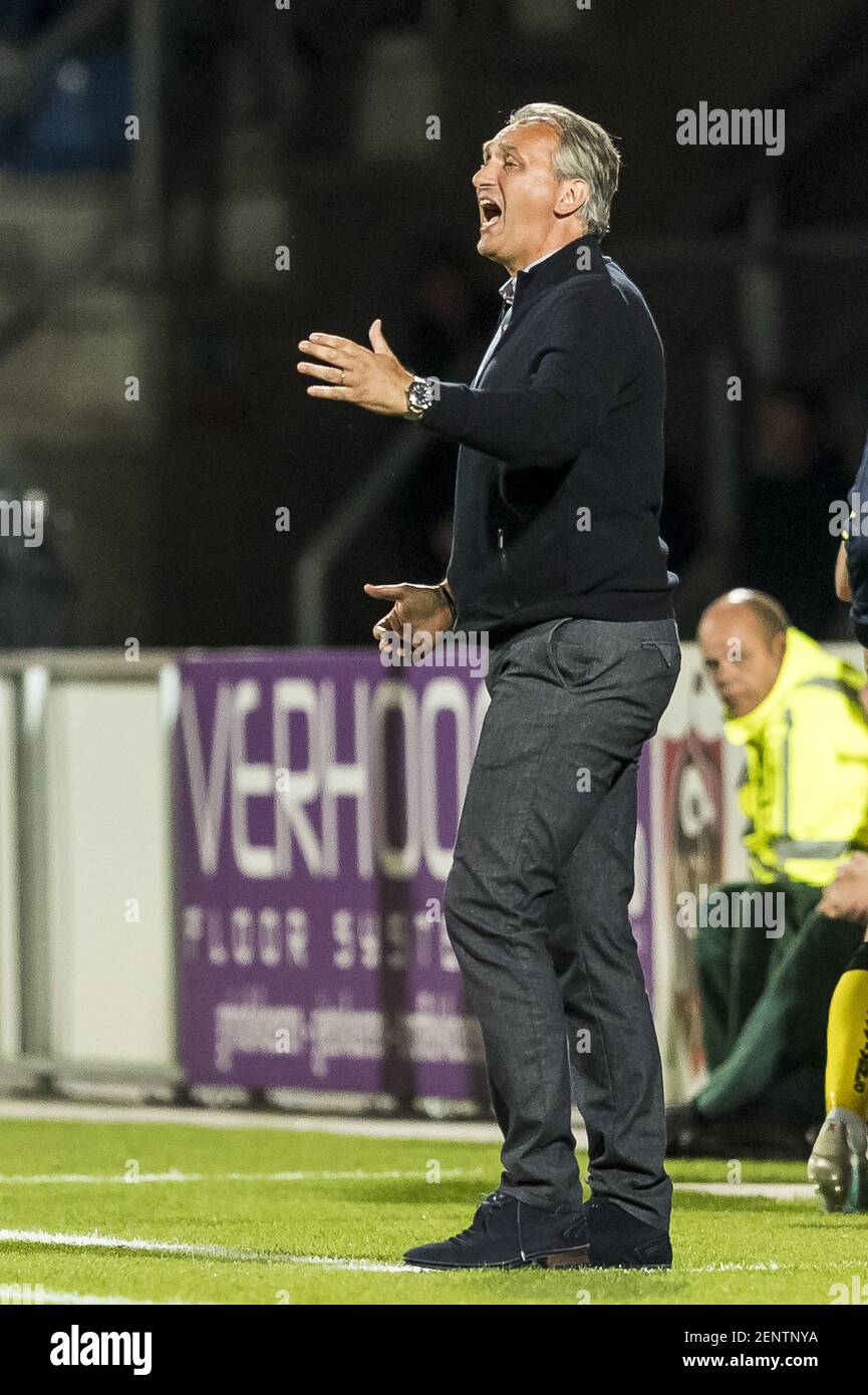 Willem ii trainer robert maaskant hi-res stock photography and images ...