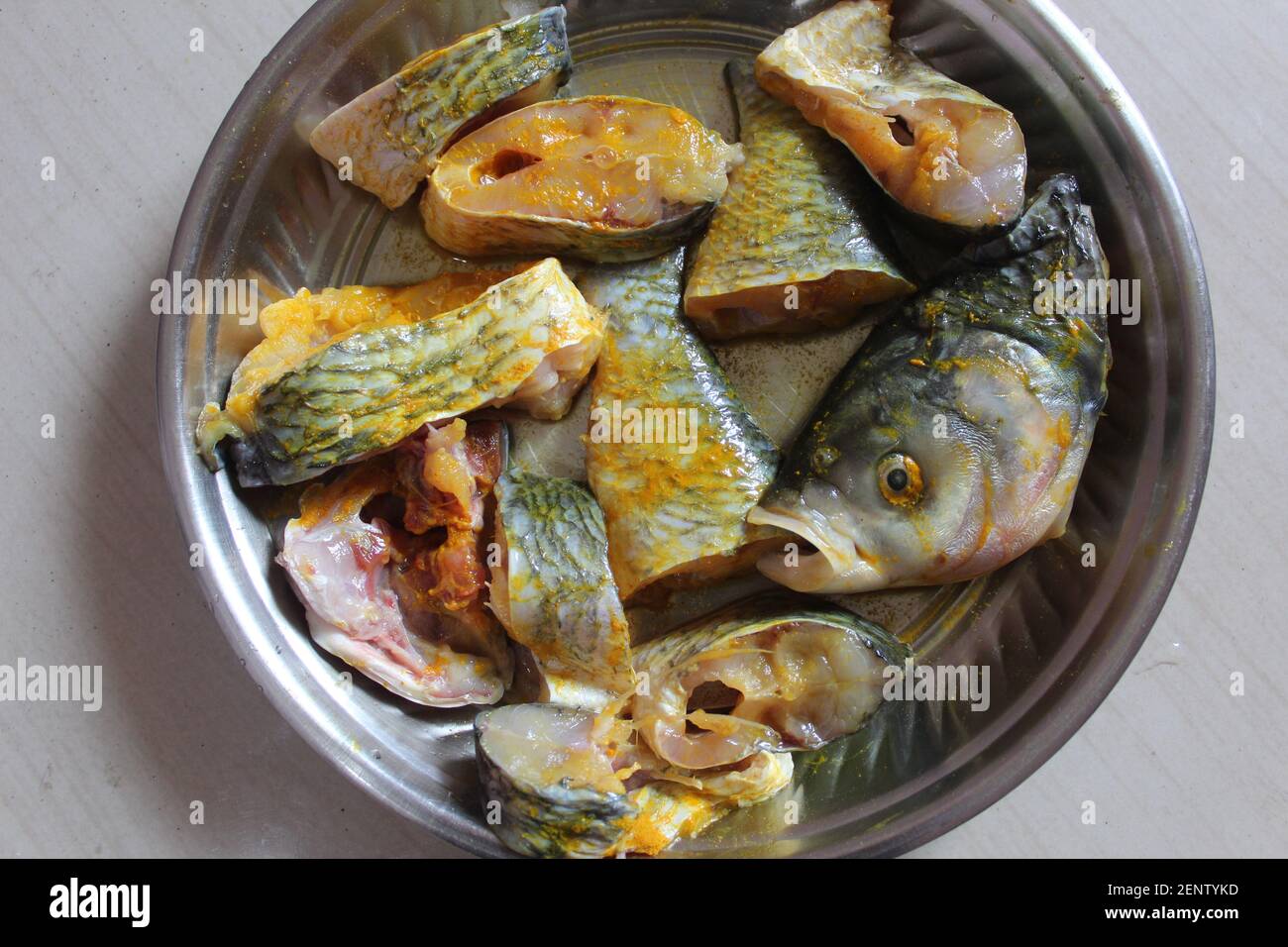 fish cut into pieces fish steak cutting Stock Photo - Alamy