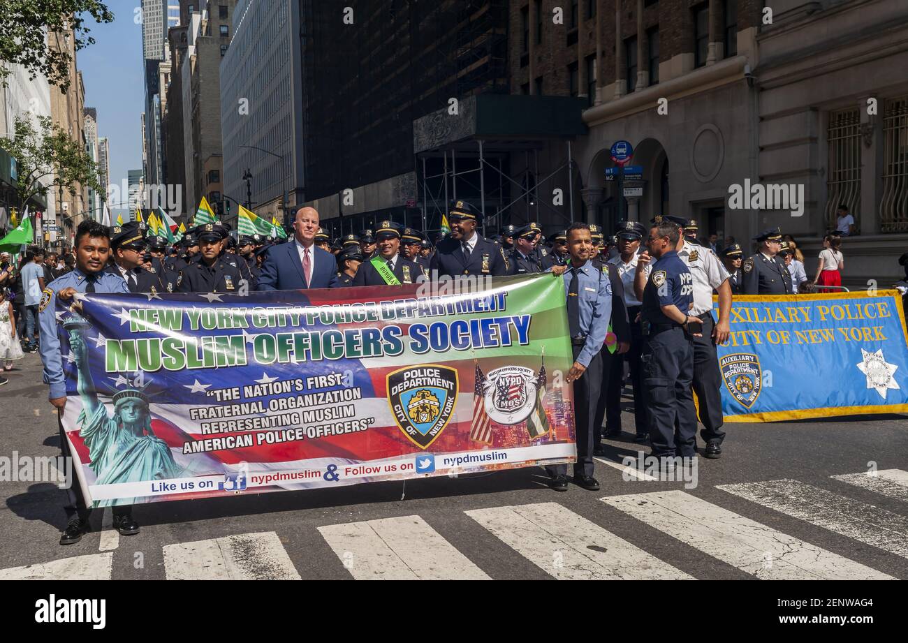 NYPD Commissioner James Oâ€™Neill joins Muslim NYPD officers on Madison ...