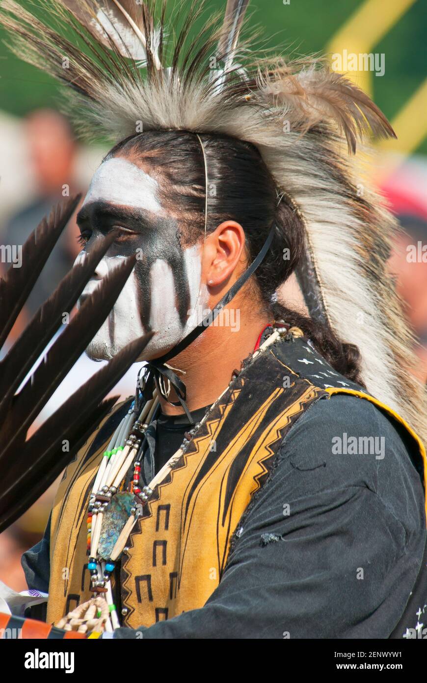 Native American man celebrates Pow-wow in Ontario, Canada Stock Photo ...