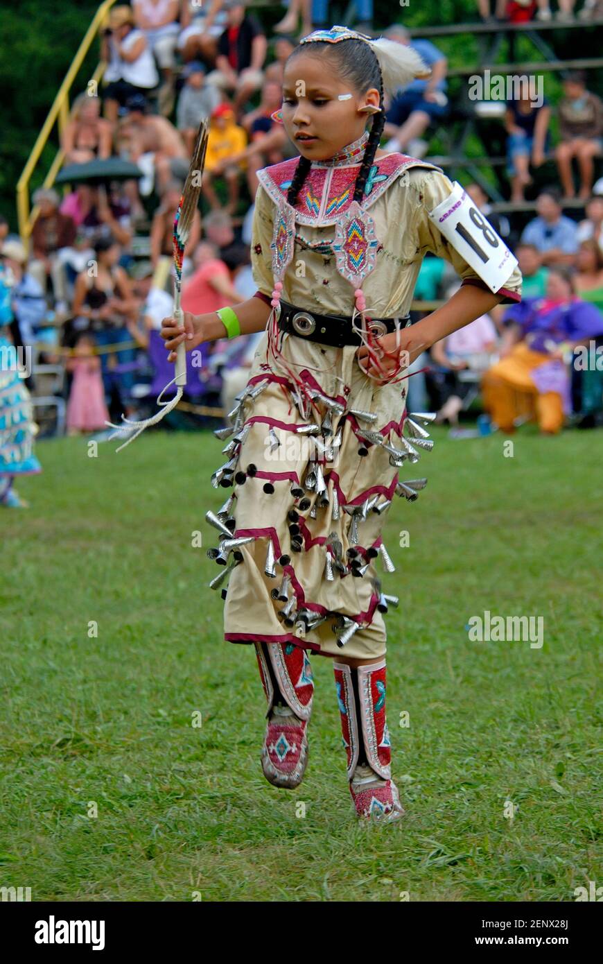 Canada native child powwow hi-res stock photography and images - Alamy