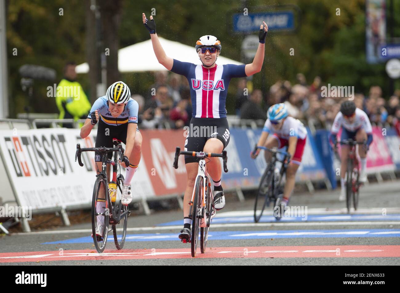 Megan Jastrab of USA wins the Junior Women’s Road Race, Harrogate ...