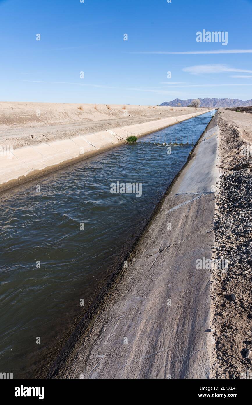 Irrigation system in the desert hi-res stock photography and images - Alamy