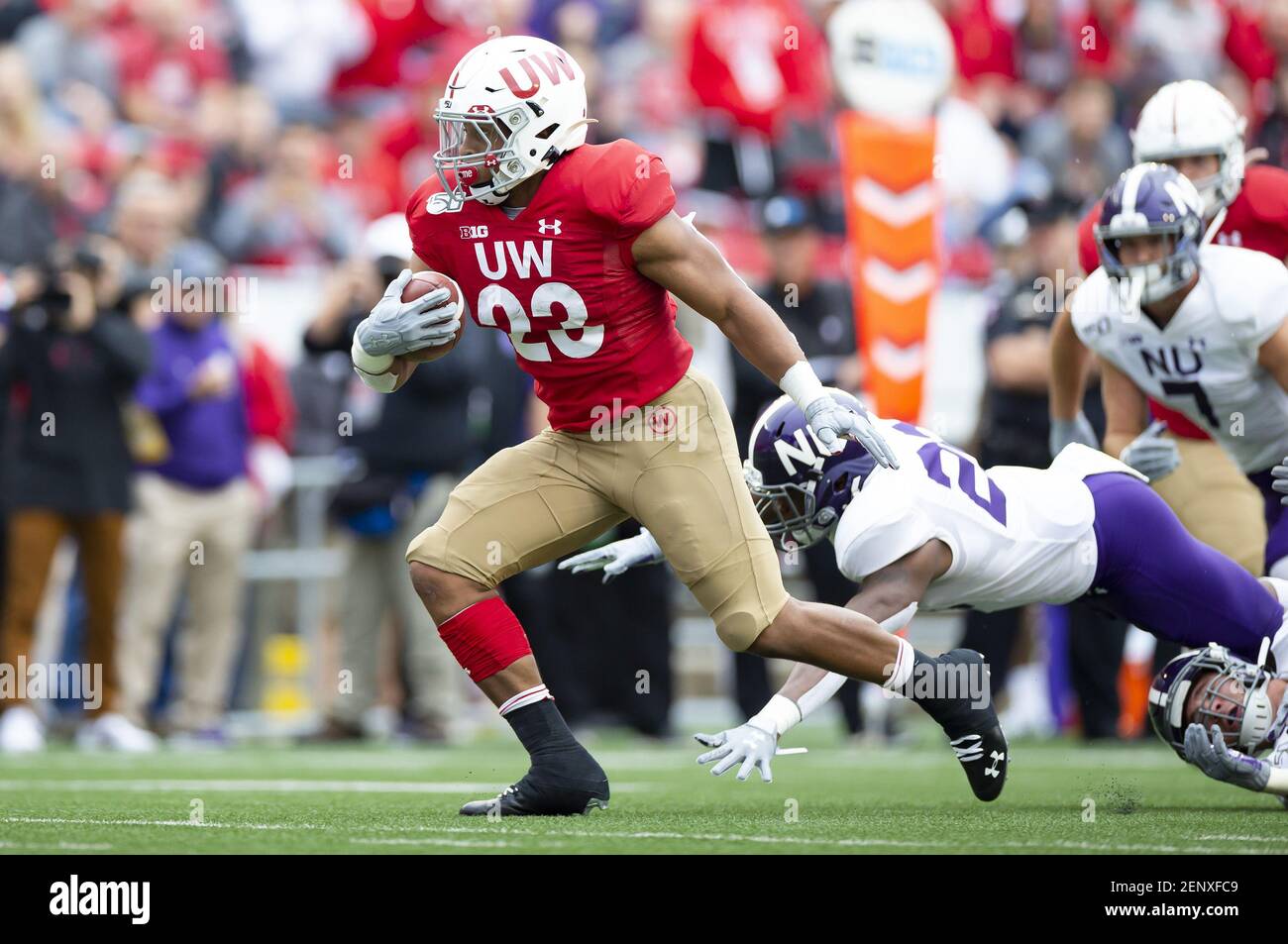 September 28, 2019: Wisconsin Badgers running back Jonathan Taylor #23 ...
