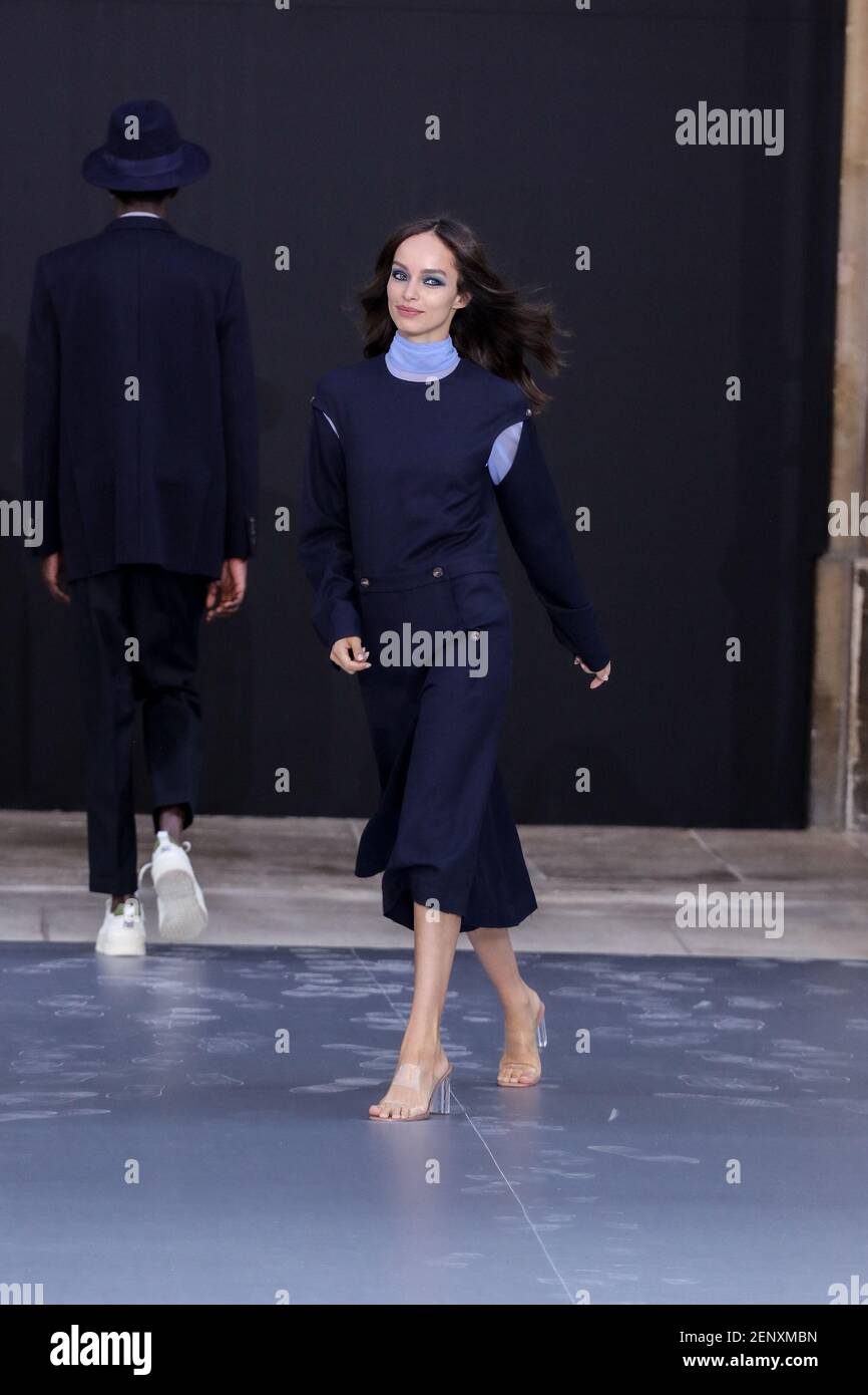 Luma Grothe walk the runway of the L'Oréal Show during Paris Fashion ...