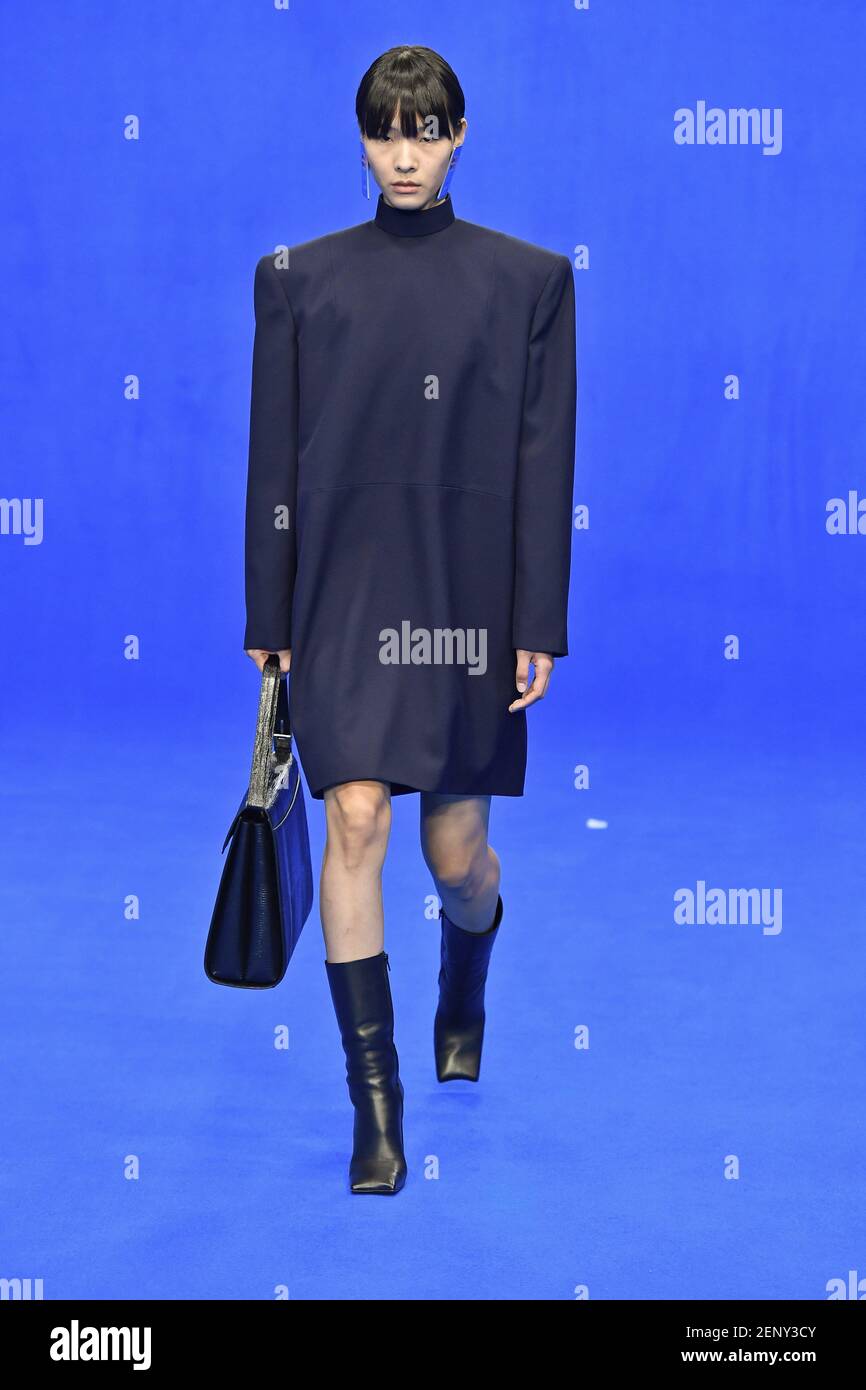 Model Ruinan Dong walking on the runway during the Balenciaga Ready to ...