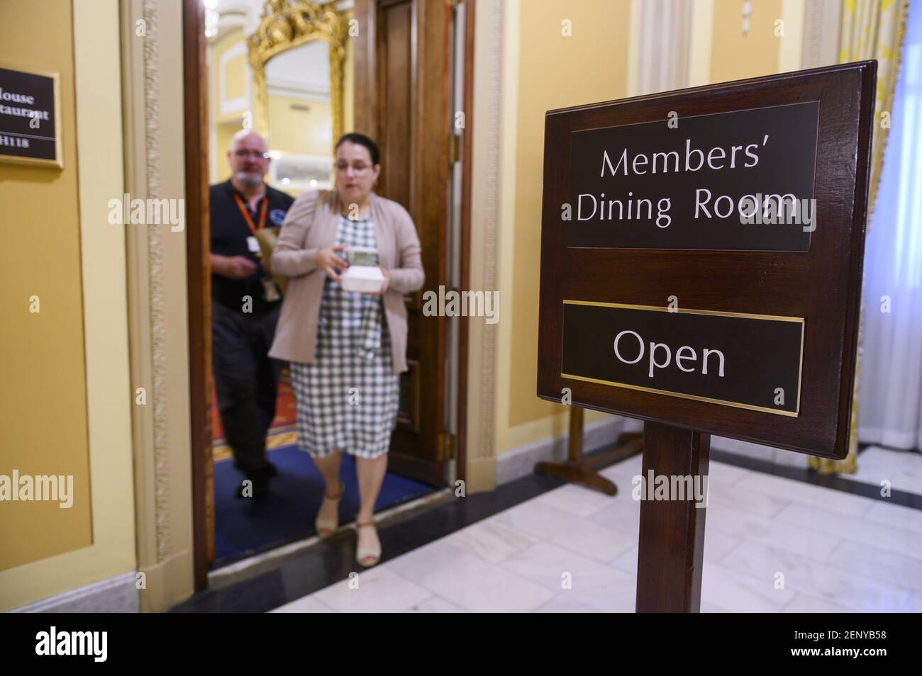 UNITED STATES - OCTOBER 1: The House MembersÕ Dining Room in the ...