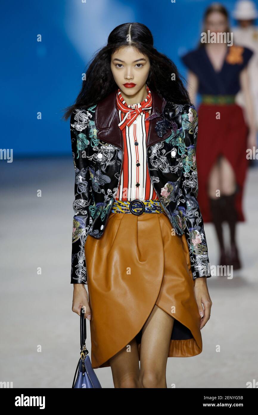 Model walking on the runway during the Louis Vuitton Ready to Wear ...