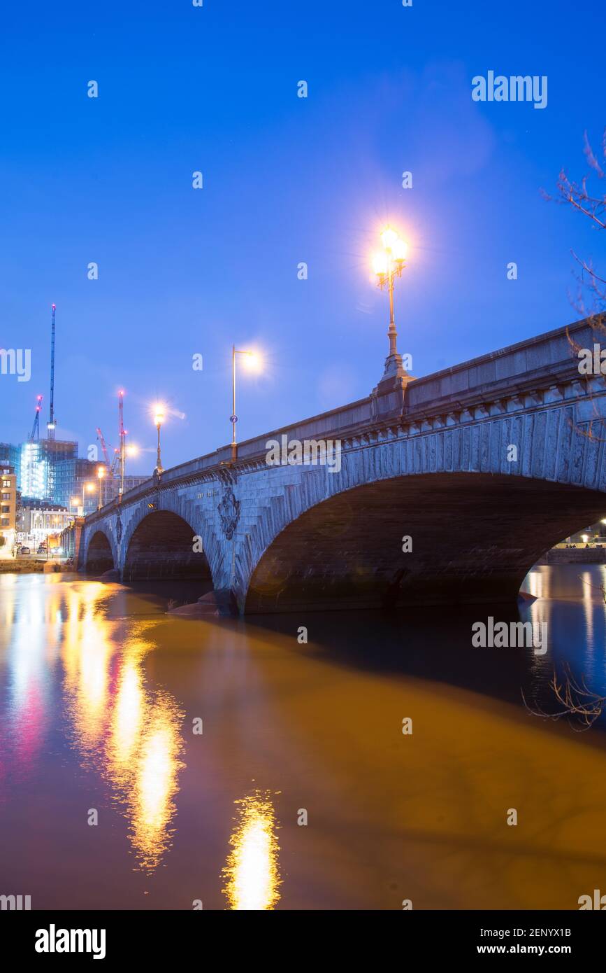 Kew Bridge by John Wolfe-Barry and Cuthbert A. Brereton Stock Photo - Alamy