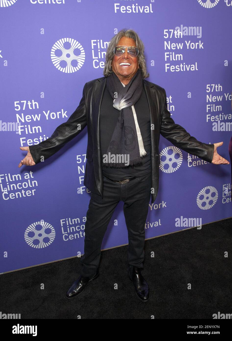 Wayne Diamond attends the Uncut Gems premiere during 57th New York Film ...