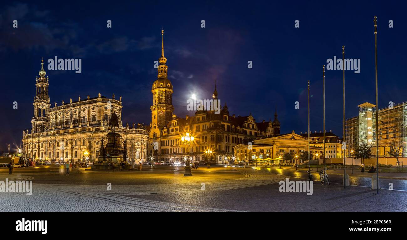Night view of Dresden. Beautiful summer night Stock Photo - Alamy