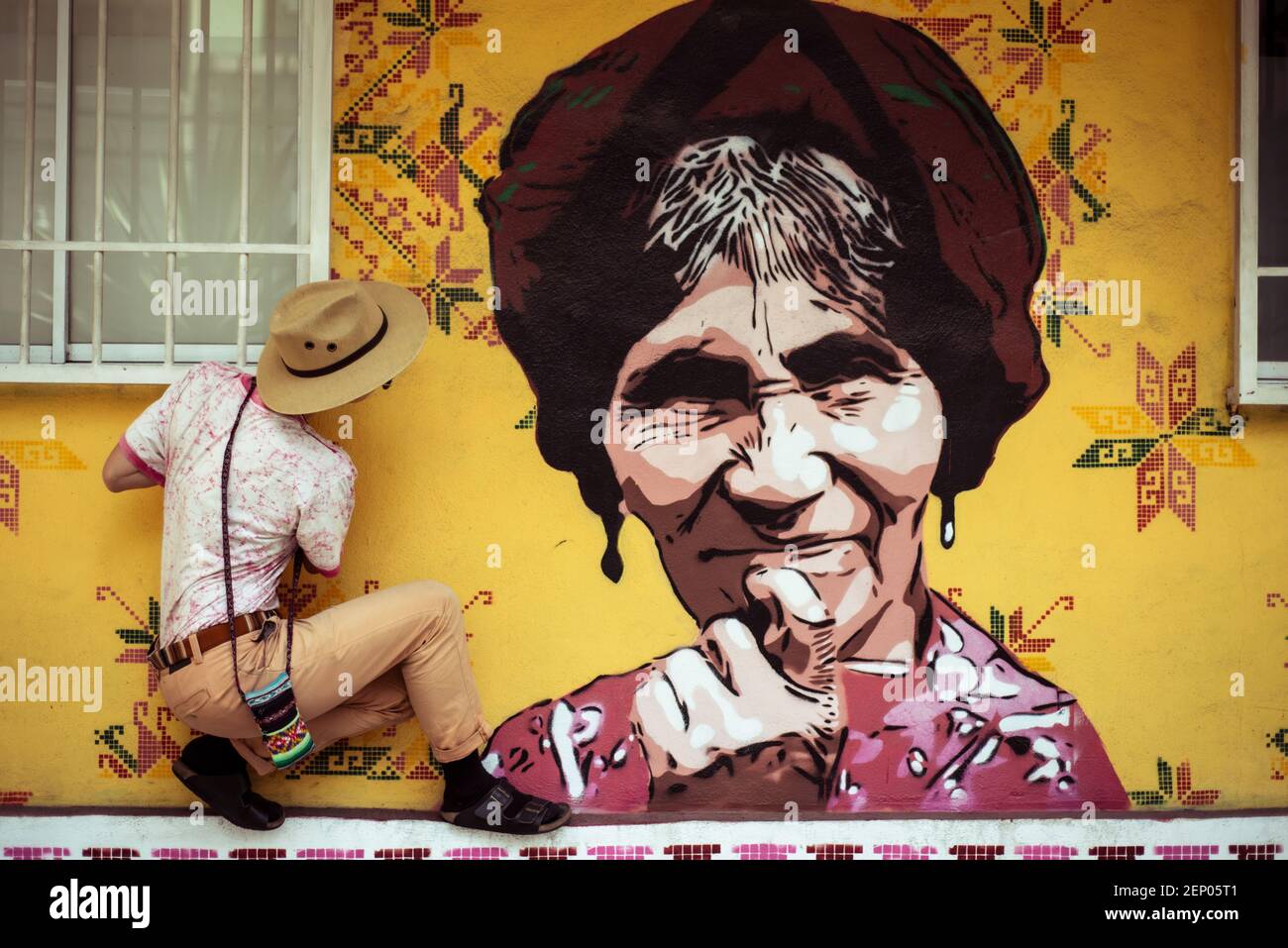 Mexican street art graffiti hi-res stock photography and images - Alamy