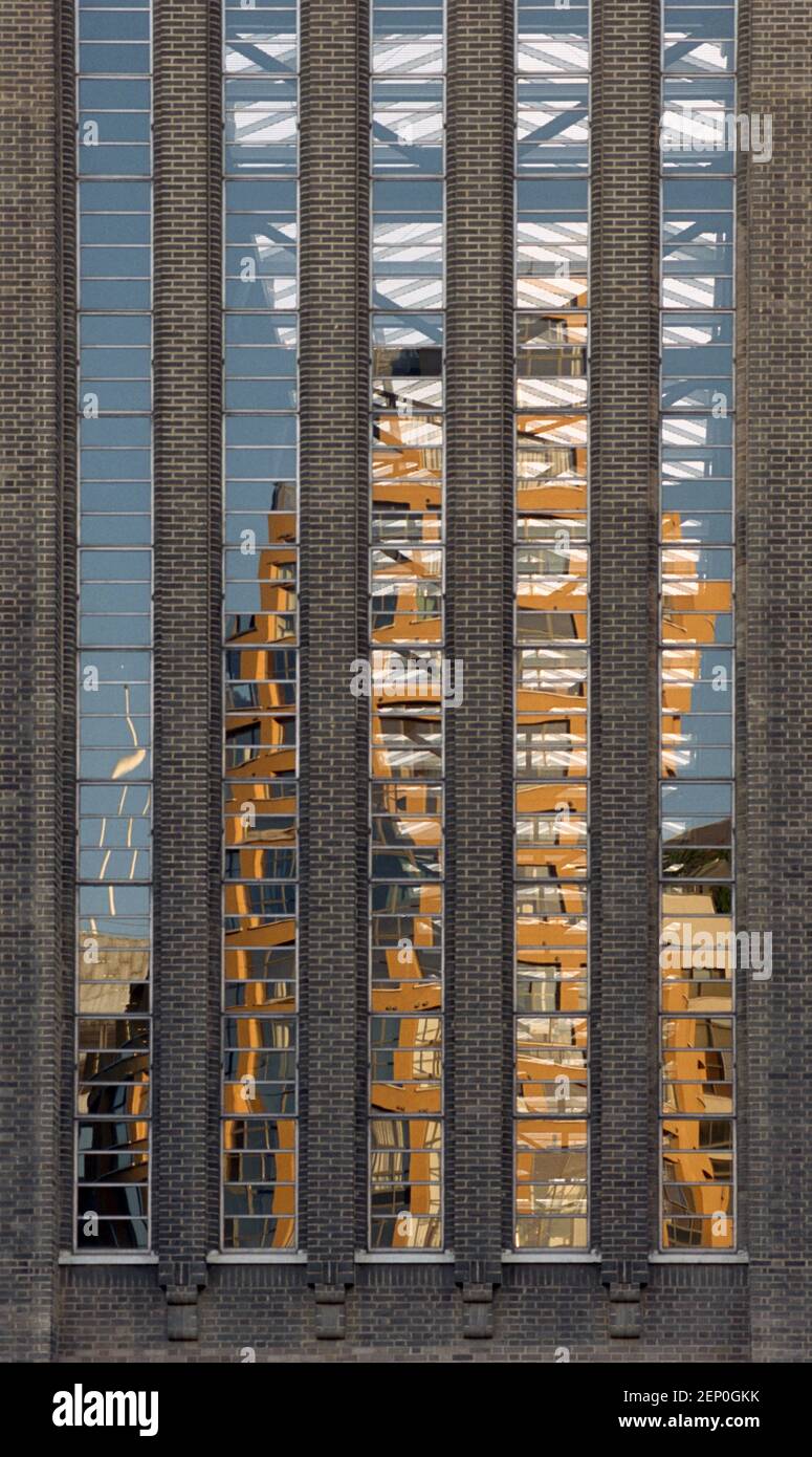Tate modern windows with reflection of Bankside Lofts,2001 Stock Photo ...